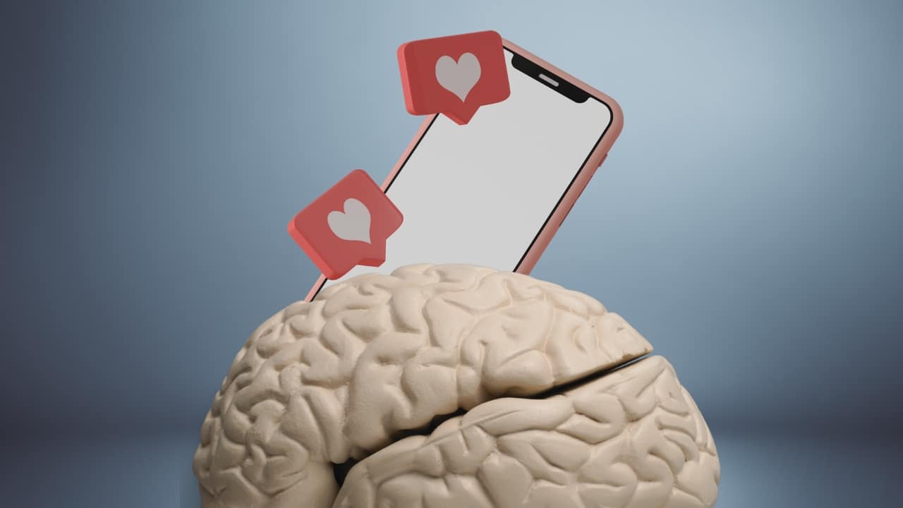 How to Stay Mentally Healthy in the Age of Social Media Toxicity ...